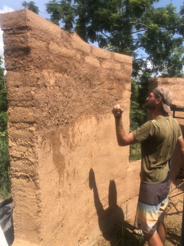 Eco construction : aperçu et fiche technique des murs en argile ...